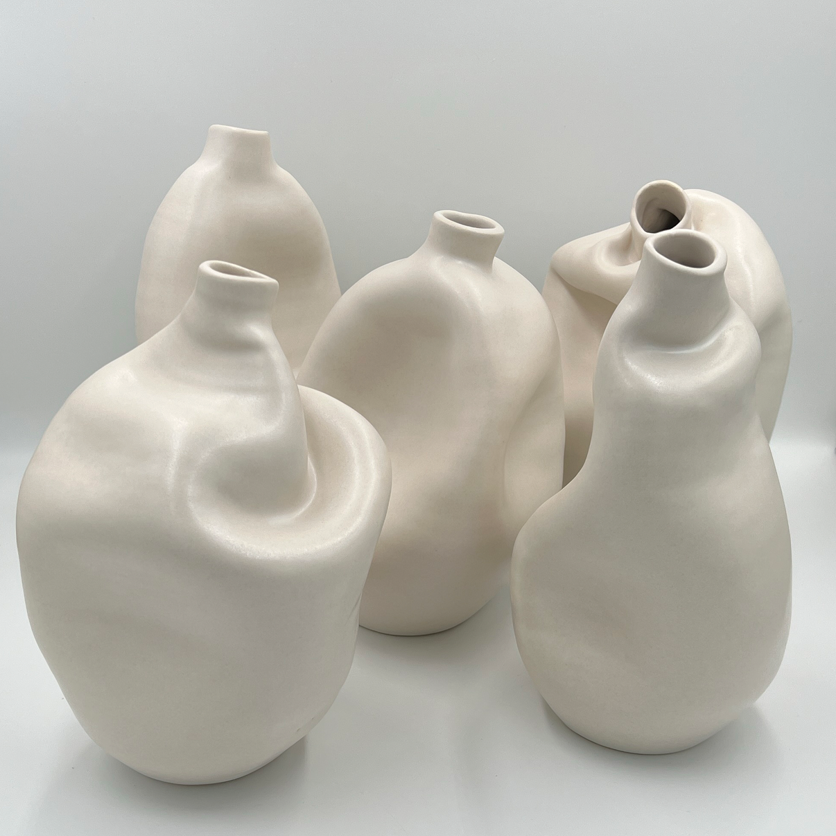 White stoneware Vase by Diana Bonet. Artist ceramics on sale. Spanish ...